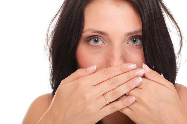 Lengua hinchada: 4 causas y qué hacer - Tua Saúde