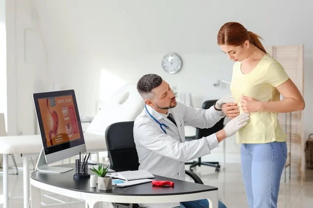 Barriga hinchada y dura: 10 causas y qué hacer - Tua Saúde
